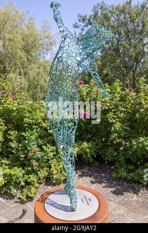 Athena la ballerine par Simon Gudgeon, Sculpture par les lacs ...