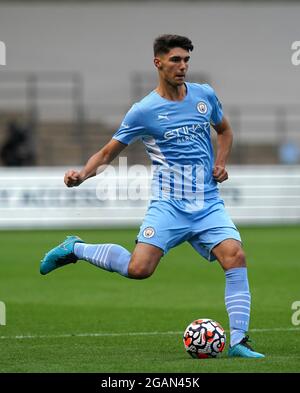 Finley Burns de Manchester City en action lors du match d'avant-saison ...