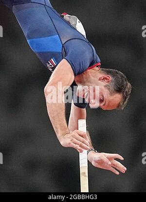 03ème août 2021. Shin Jea-hwan (L), champion olympique de la voûte des ...