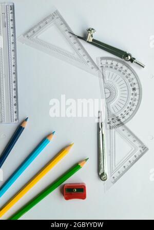 Outils de mesure géométrique, éléments de dessin et instruments ...