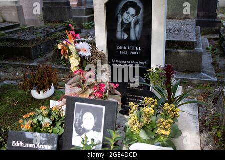La Tombe d'Edith Lefel au cimetière du Père-Lachaise à Paris, France ...