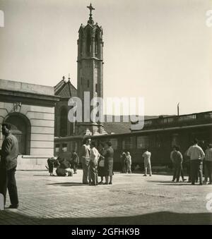 En train La gare de Portbou, Espagne Photo Stock - Alamy