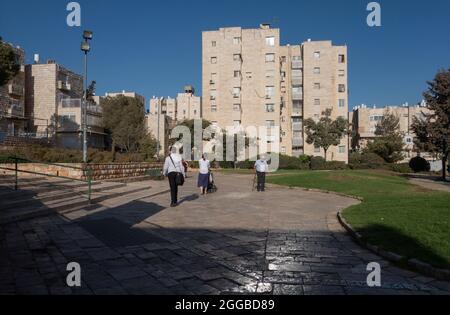 Vue de Neve Yaakov aussi Neveh ya'aqov quartier israélien un des cinq ...
