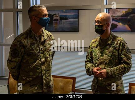ÉTATS-UNIS Le lieutenant-colonel Duke Reim (à gauche) et le général ...