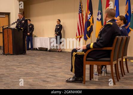 Le Brigadier-général Joseph R. Baldwin le commandant sortant de la ...