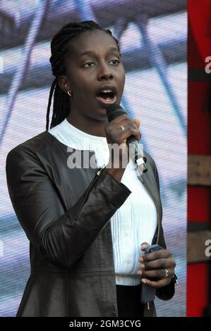 Florence Eshalomi, députée travailliste de Vauxhall, prenant la parole ...