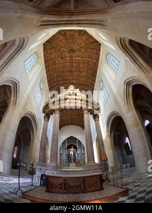 Saintes, France - 10 octobre 2015; pas de personne en vue. Saintes est ...