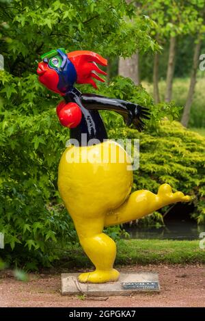 France, Eure, Vascoeuil, Château de Vascoeuil et le dovecote, sculpture ...