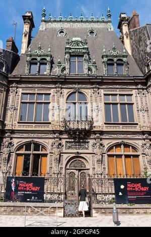 France, Seine Maritime, Rouen, Maison Marrou, balcon en fer forgé et ...