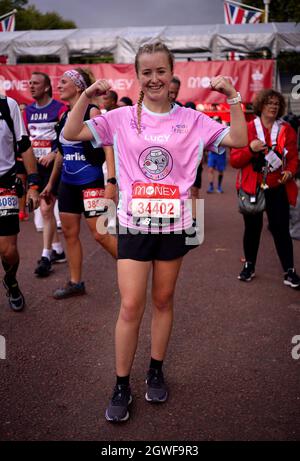 La plus jeune participante de cette année, Lucy Harvey, âgée de 18 ans ...