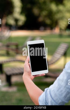 Fonctionnalités d'appel vocal et vidéo, pour connecter les personnes ...