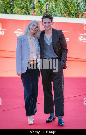 (10/17/2021) tapis rouge du film Mothering Sunday avec Josh O'Connor ...