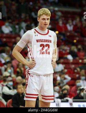 29 octobre 2021: Le joueur de Wisconsin Badgers en avant Steven Crowl ...
