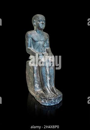 Statue de l'ancien homme assis égyptien, 2500-2350, probablement 5e ...