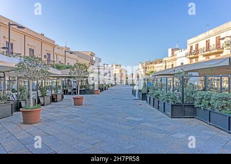 Piazza Duomo à Terrasini, Sicile, Italie.La place centrale de la ville ...
