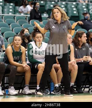 27 novembre 2021 - Hawai'i Rainbow Wahine avance Amy Atwell #25 lors d ...