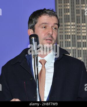 Jérémie Robert, consul général de France à New York, assiste à la ...