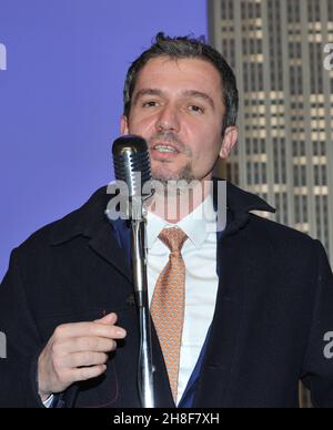 Jérémie Robert, consul général de France à New York, assiste à la ...