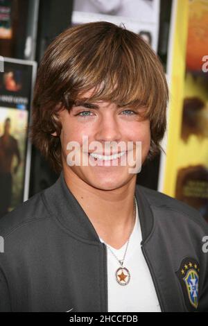 Zac Efron assiste à une projection de 'The Derby Stallion' dans les ...