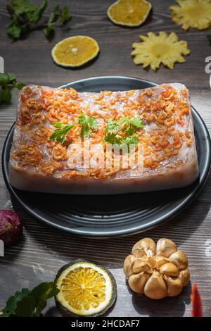 Les gâteaux de riz frits aux crevettes séchées et aux pommes de terre ...