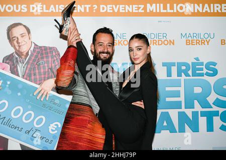 Mathieu Forget et Victoria Dauberville assistent à la « Emily in Paris ...