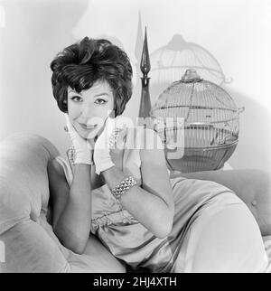 Fenella Fielding, actrice anglaise de scène, de cinéma et de télévision ...