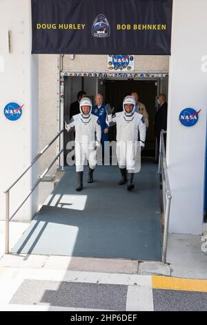 Les astronautes de la NASA, Douglas Hurley (à gauche) et Robert Behnken ...
