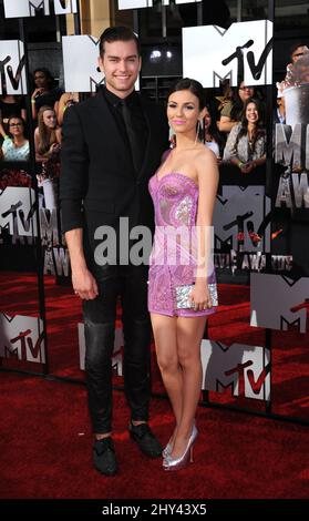 Victoria Justice et Pierson Fode participant aux MTV Movie Awards 2014 ...