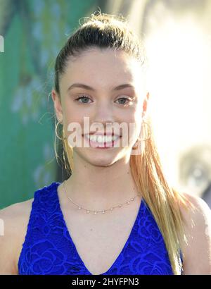 Jessica Treska à la première à Los Angeles de la série limitée d'HBO ...