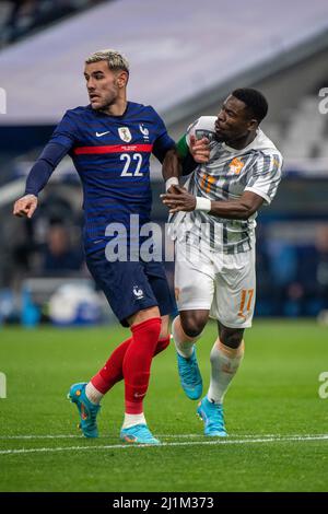 MARSEILLE, FRANCE - MARS 25 : Serge Aurier de Côte d'Ivoire et Theo ...