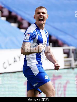 Le Max Power de Wigan Athletic célèbre le troisième but de son équipe ...