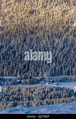 Levi Fjell - vue panoramique depuis la montagne locale avec le domaine ...