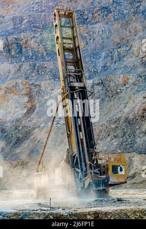 Forage de rig dans une mine d'or à ciel ouvert, Australie occidentale ...