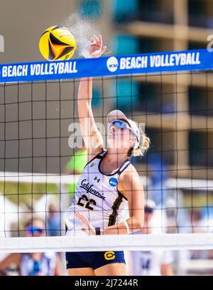 Gulf Shores, Alabama, États-Unis: 5 mai 2022, GRACE SEITS High fives ...