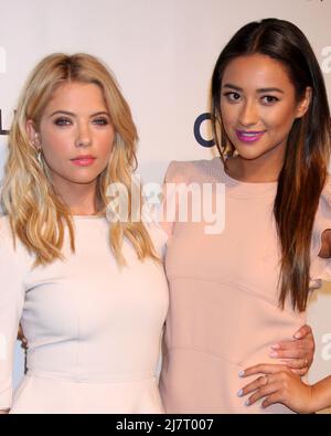Ashley Benson et Shay Mitchell à l'événement PaleyFest 'Pretty Little ...