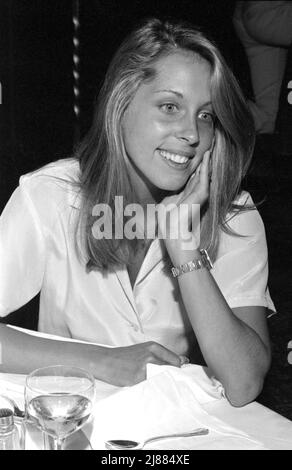 Sandy Farina à la conférence de presse avant la première du Sgt. Pepper ...