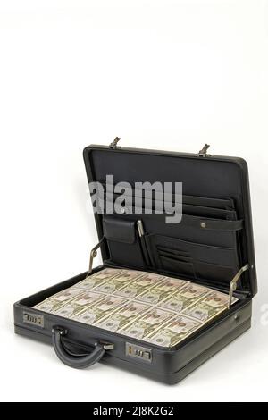 Valise pleine d'argent, 50 dollar bills Photo Stock - Alamy