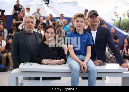 Simon Faliu pendant le travail de cire petit Nicolas Dévoilement au ...