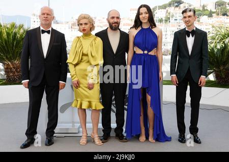 Mara Bugarin (l) et Mara Vicol posent au photocall de 'Métronom' lors ...