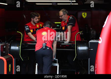 Scuderia Ferrari F1-75, détail mécanique, marshall, commissaire de ...