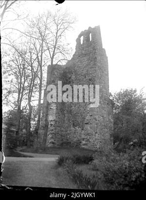 La ruine de l'église Saint-Lars, Sigtuna, Uppland septembre 1919. La ...