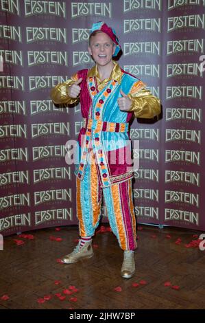 Lewis Devine, Beauty and the Beast marque le retour des spectacles sur ...