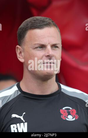 Richie Wellens, directrice de Leyton Orient, lors du match Sky Bet ...