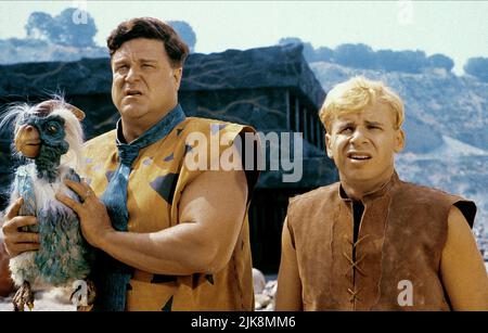 Dictabird John Goodman Rick Moranis film The Flintstones USA 1994 personnages Fred Flintstone Barney Ruble Directeur Brian Levant 23 mai 1994 AVERTISSEMENT cette photographie est destinee a un usage e...