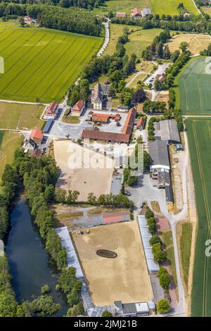 Vue aérienne, château de Wocklum et écuries de Wocklum, carrière de ...