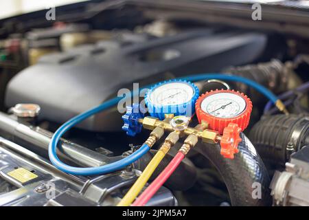 Entretien de la climatisation de la voiture, détection de fuite ...