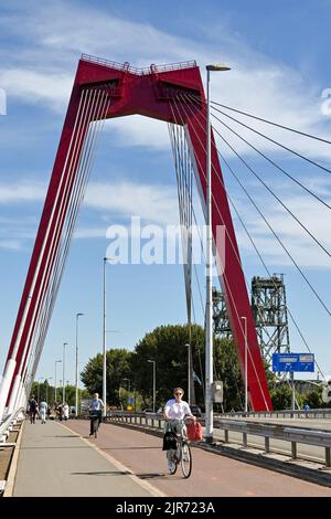 Rotterdam, pays-Bas - août 2022 : le pont Willems, qui est un pont de ...