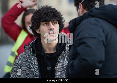LA FILLE DANS LE MIROIR, (alias ALMA), de gauche à droite: Laura Ubach ...