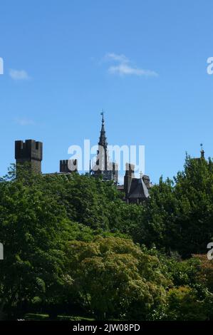 Château de Cardiff 2022. Vue depuis le parc de Bute / le parc du ...