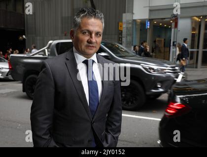 Le porte-parole de la NRMA, Peter Khoury, pose une photo après une ...